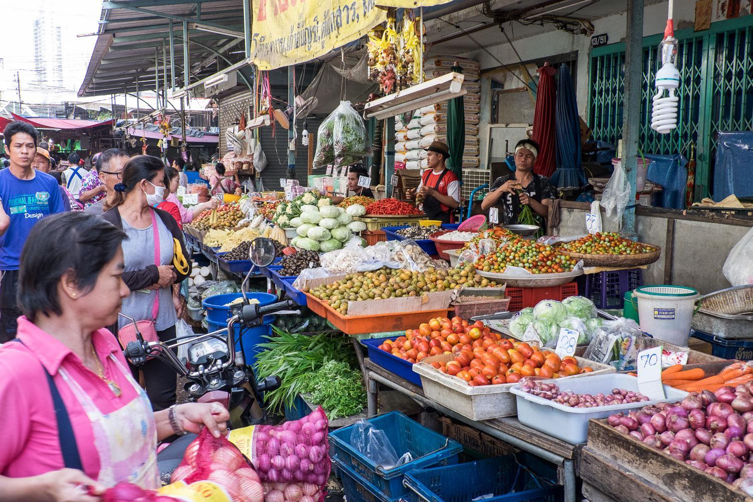 Khlong Toey Market, Bangkok, Thailand - Wide Angle Adventure